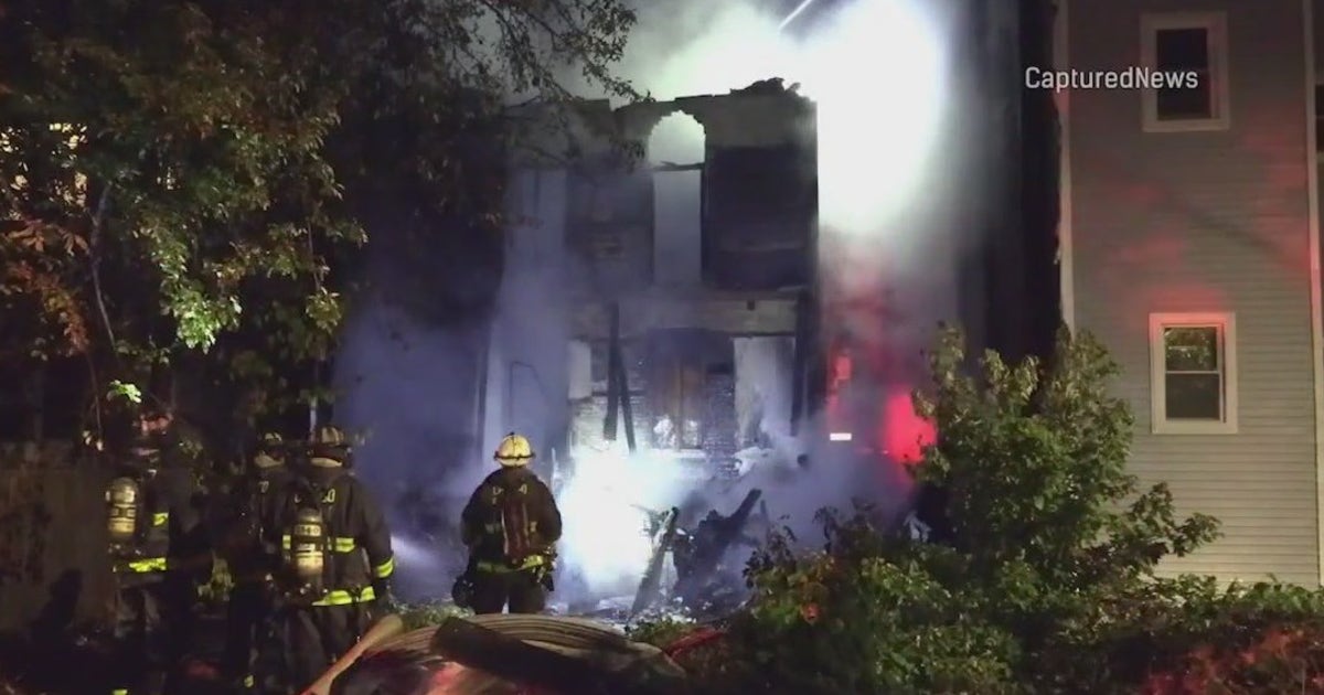 Fire on Chicago's South Side leaves 2 firefighters hurt, officials say ...