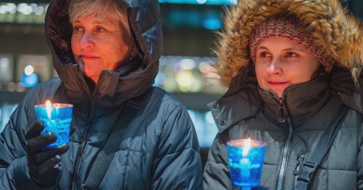 Volunteers sleep outside in Chicago to support homeless youth | FOX 32 ...