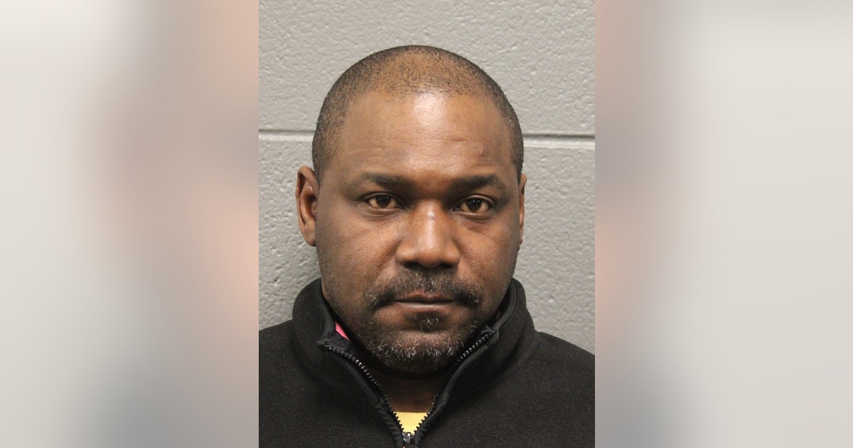 Chicago man arrested minutes after violent attack, police say | FOX 32 ...