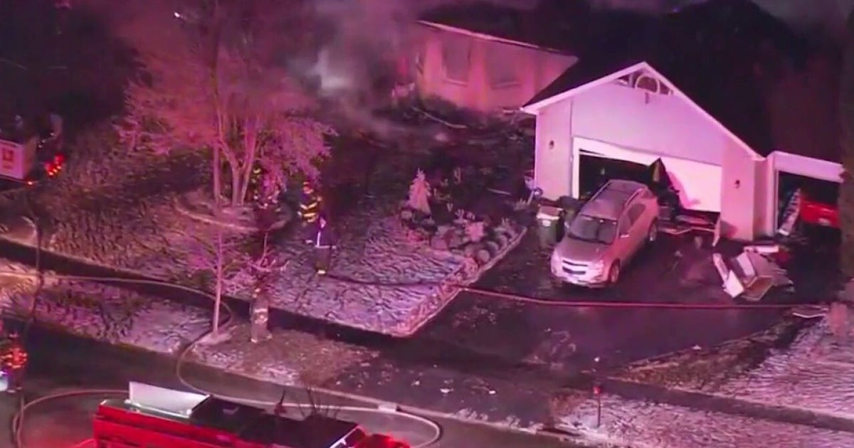 House explosion reported in Oswego, officials say | FOX 32 Chicago
