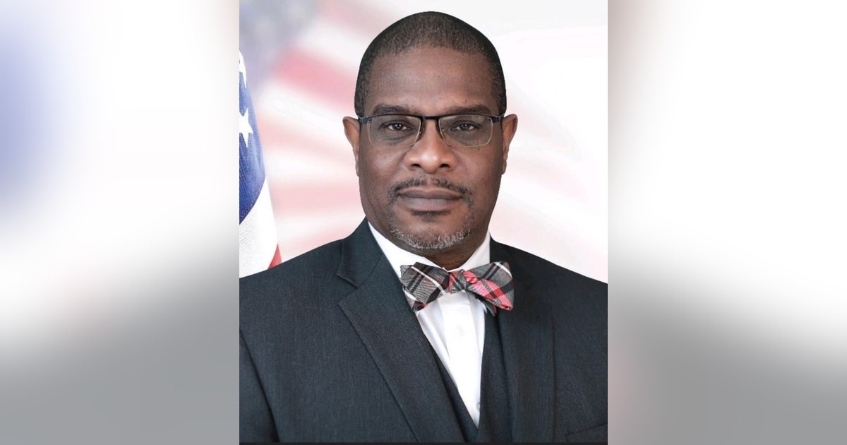 Harvey Mayor Christopher Clark has died after battling illness: source ...