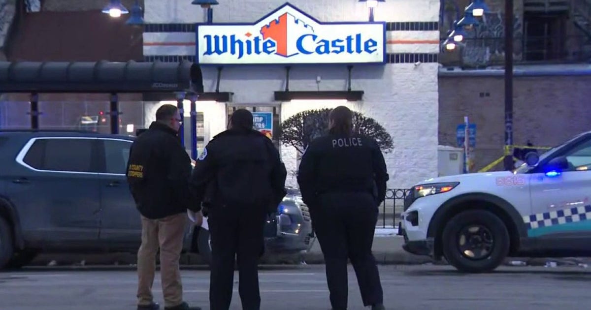 Shooting outside Chicago White Castle leaves 2 men dead, suspects on ...