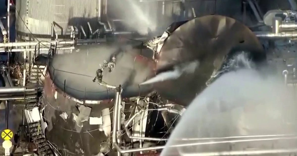 Explosion sparks massive fire at Stickney industrial plant | FOX 32 Chicago