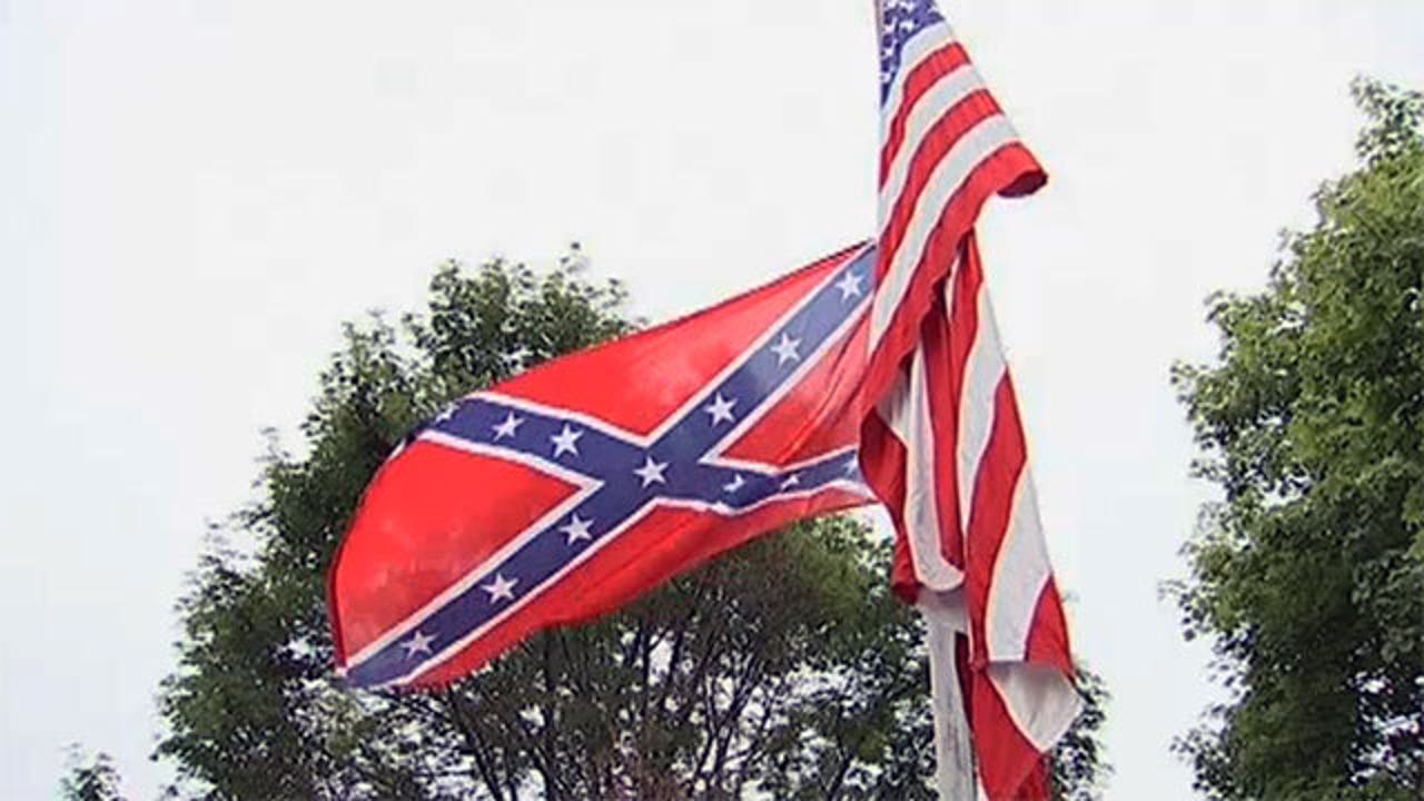 Police Remove Unauthorized Confederate Flag Flown In Florida
