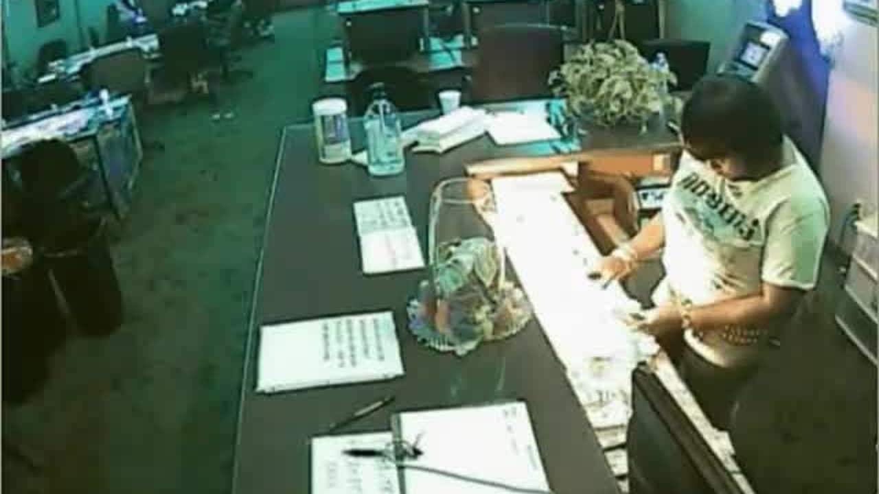 Armed robbery at Lady Lake internet cafe | FOX 35 Orlando