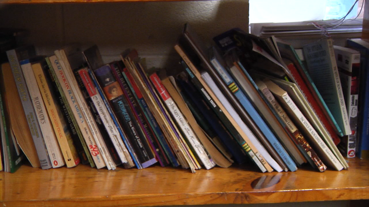 Bill allows parents a way to challenge school textbooks | FOX 35 Orlando