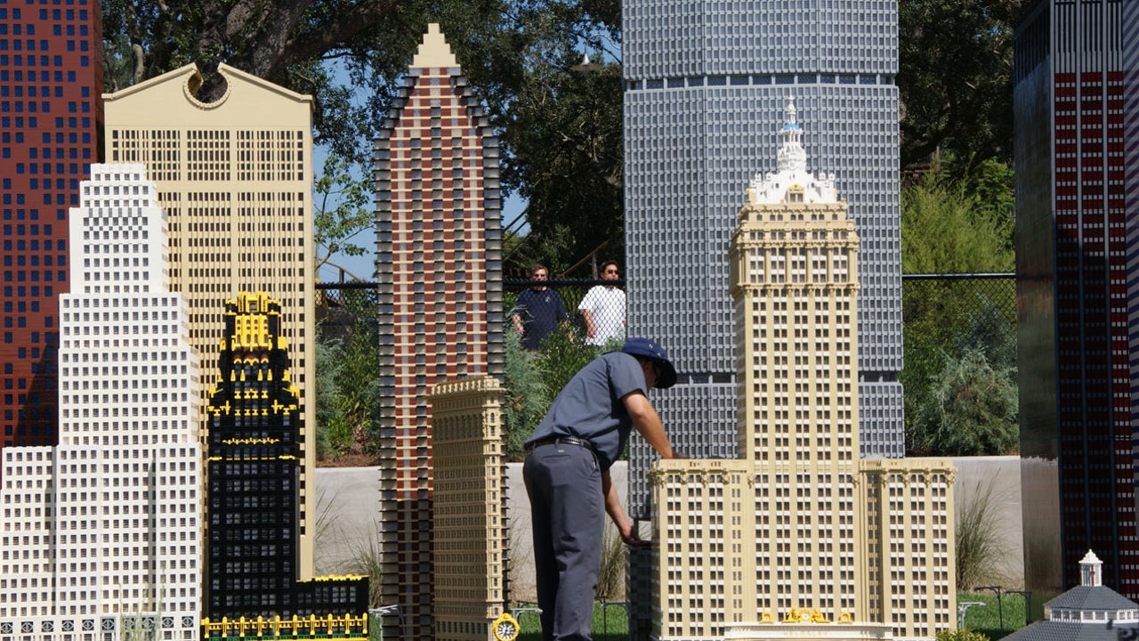 Get paid to build giant Lego models | FOX 35 Orlando