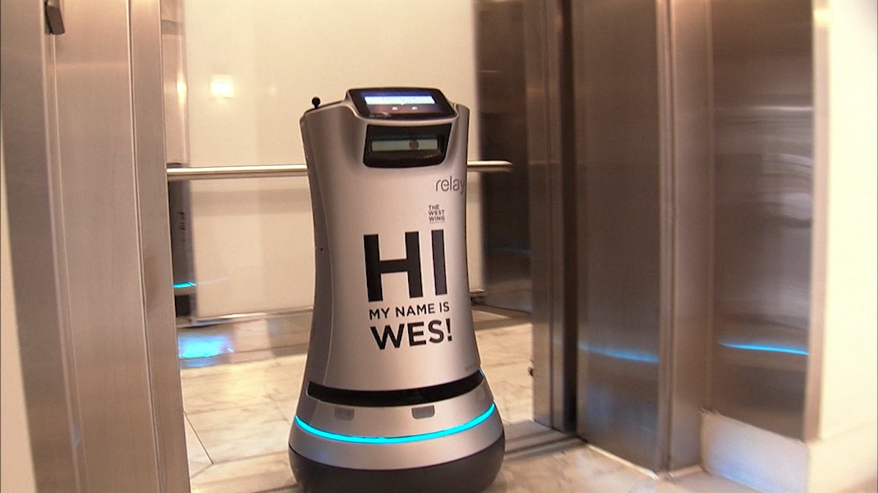 Room service robot roaming halls of Central Florida hotel | FOX 35 Orlando