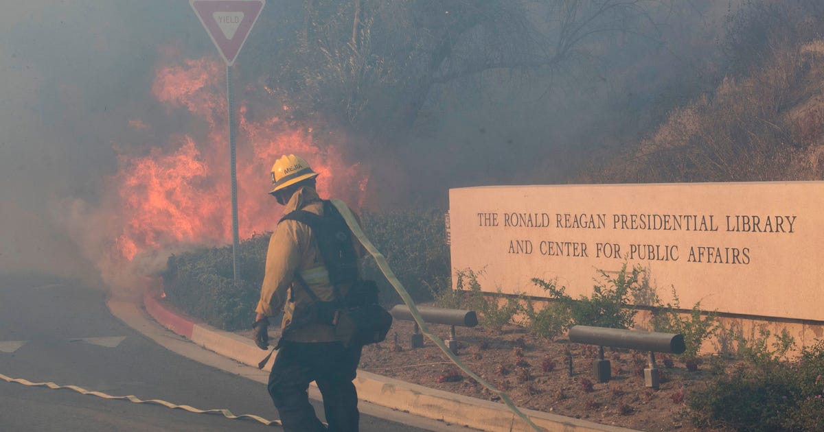 Ronald Reagan Presidential Library threatened after new wildfire erupts ...