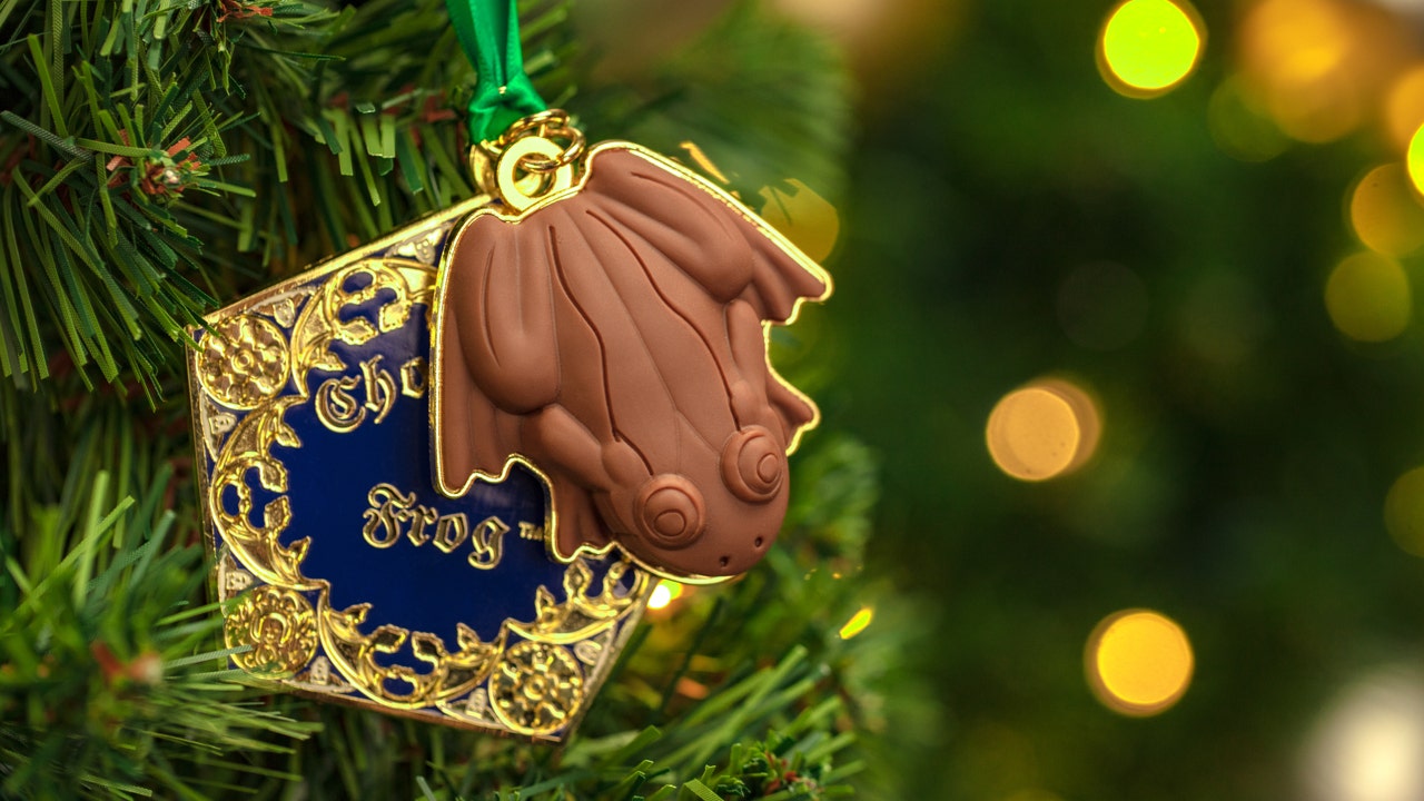 Universal Orlando Resort unveils new holiday merchandise | FOX 35 Orlando