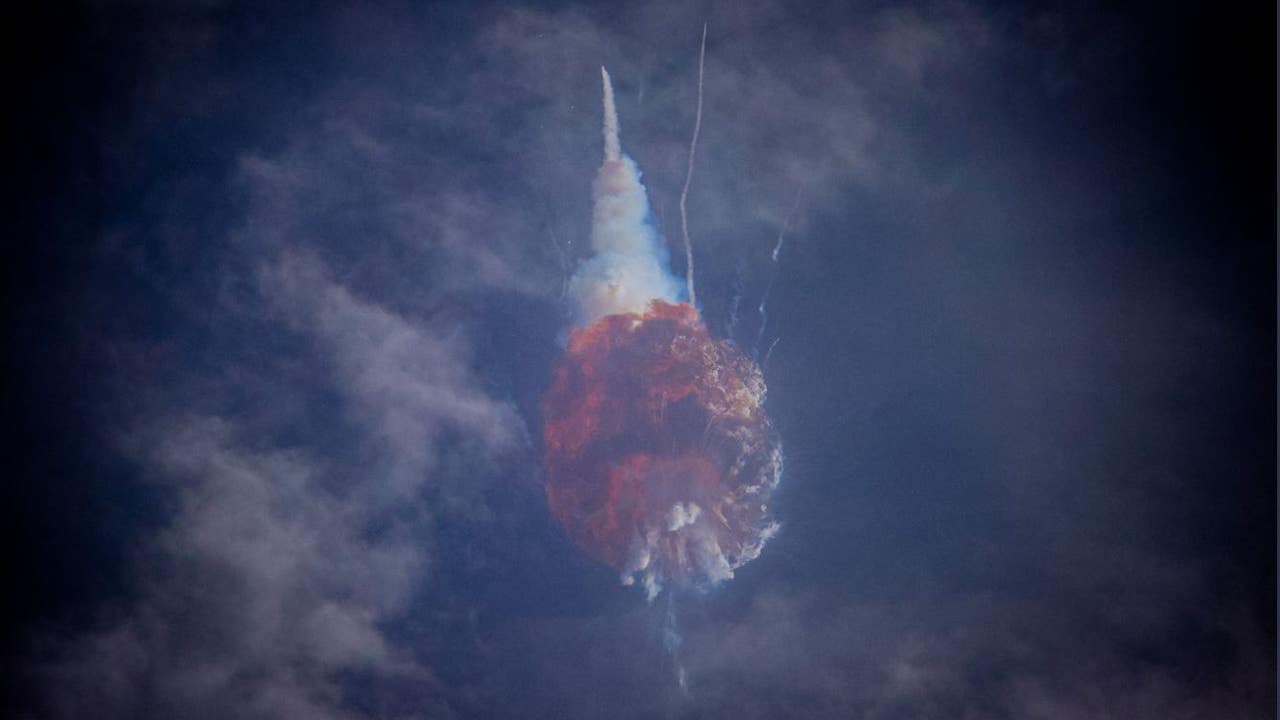 Photos Abort Test Launch Of Spacex Dragon Crew Capsule Fox 35 Orlando