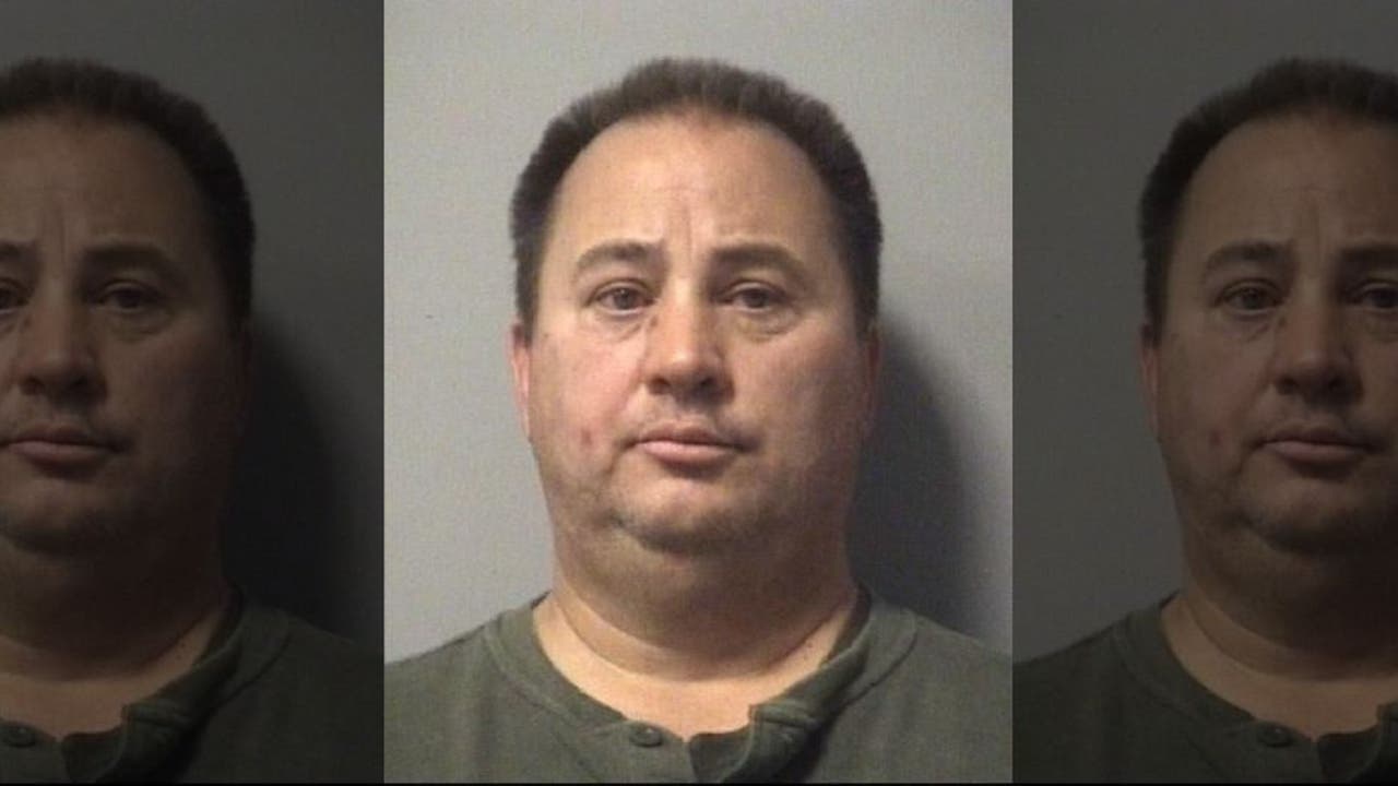 Father accused of tackling student-athlete during wresting match | FOX ...