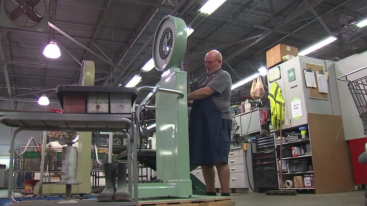 Publix mechanic keeps supermarket’s iconic scales working | FOX 35 Orlando