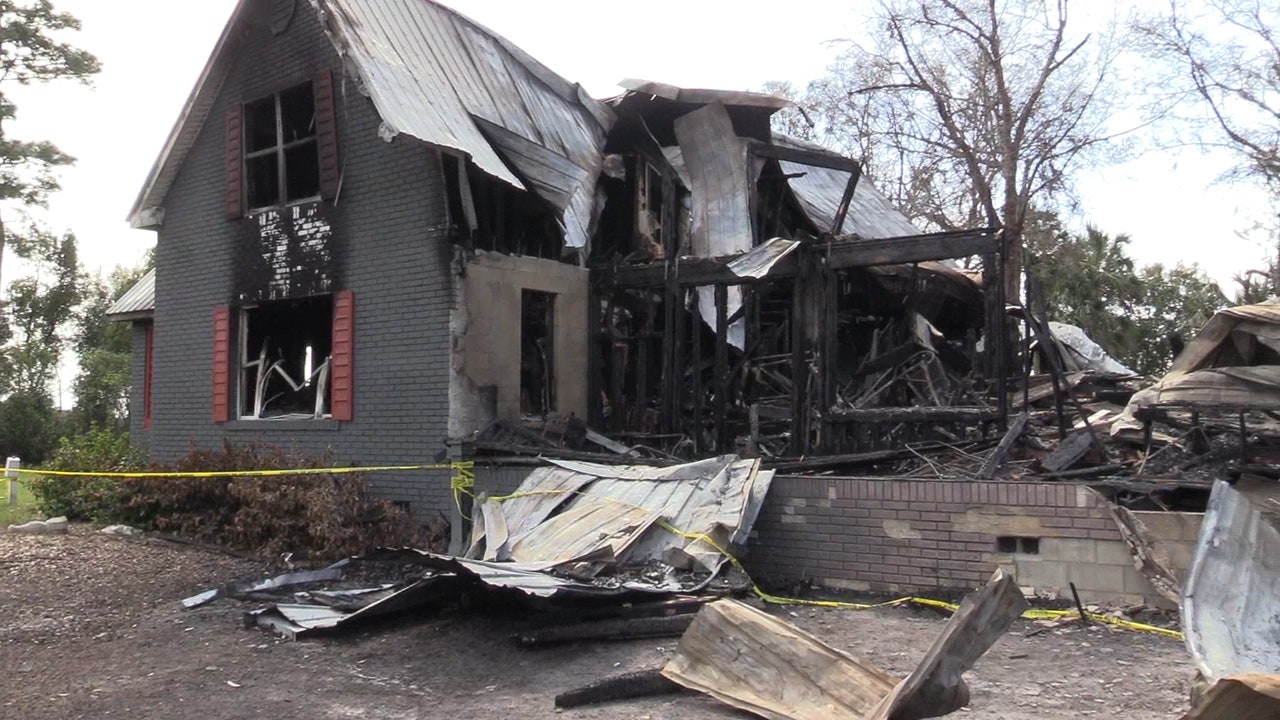 Umatilla family of eight loses everything in house fire | FOX 35 Orlando