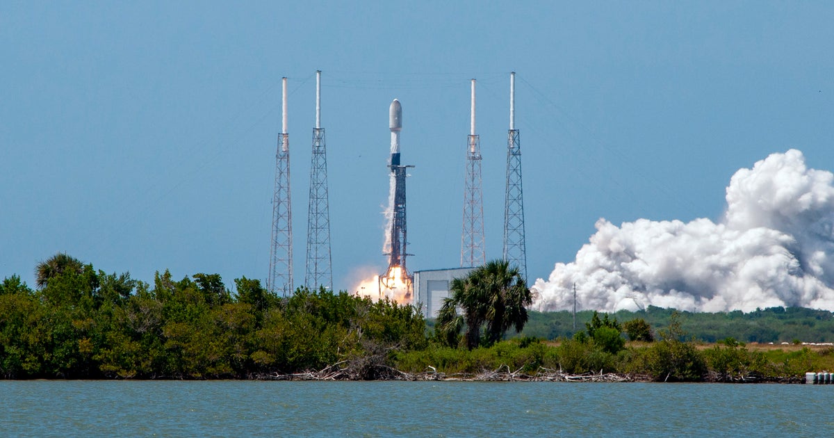 SpaceX successfully launches another batch of Starlink satellites into ...