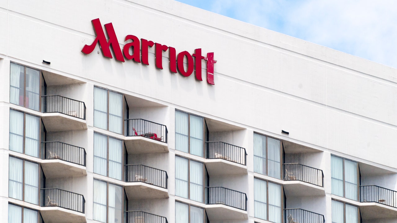 Marriott Vacations Worldwide offers $1,000 signing bonus, holding ...