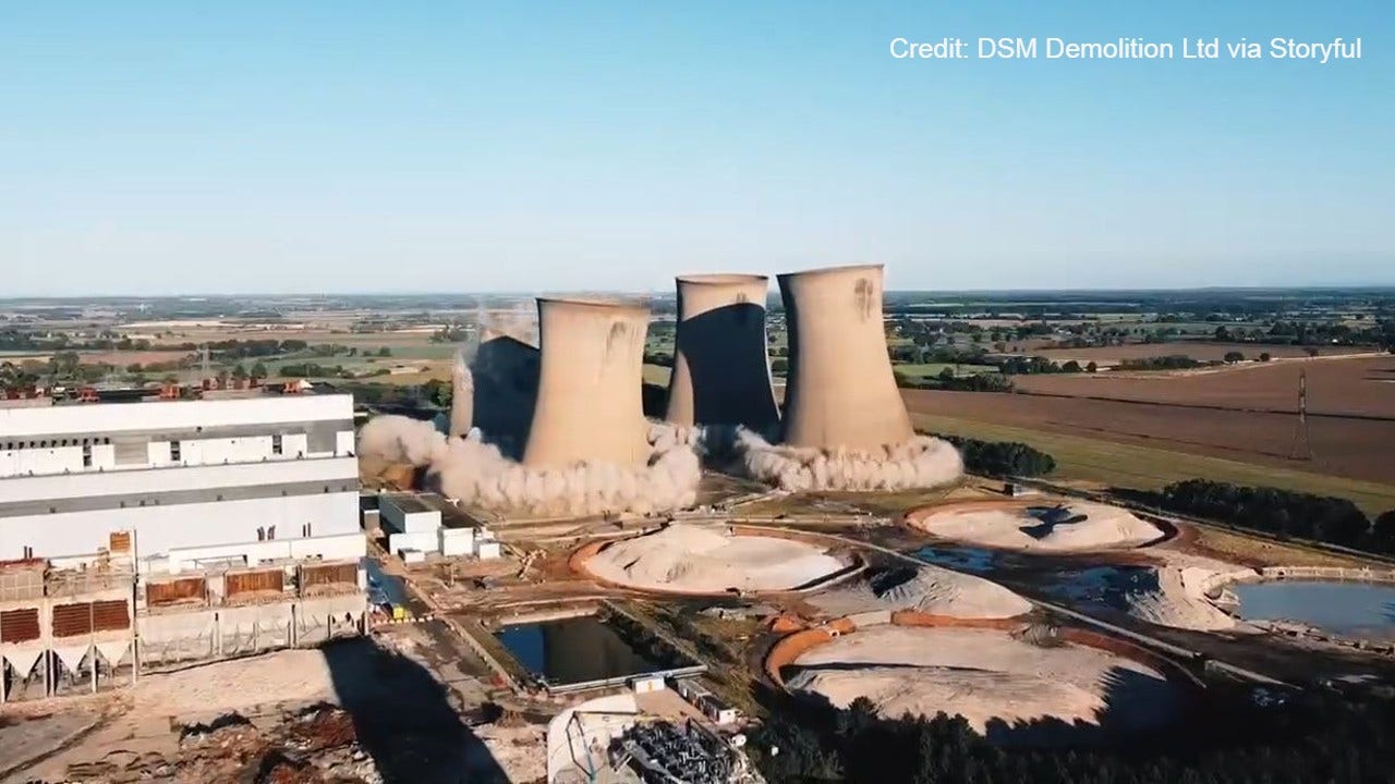 Demolition crew in UK blasts power station's last standing towers | FOX ...