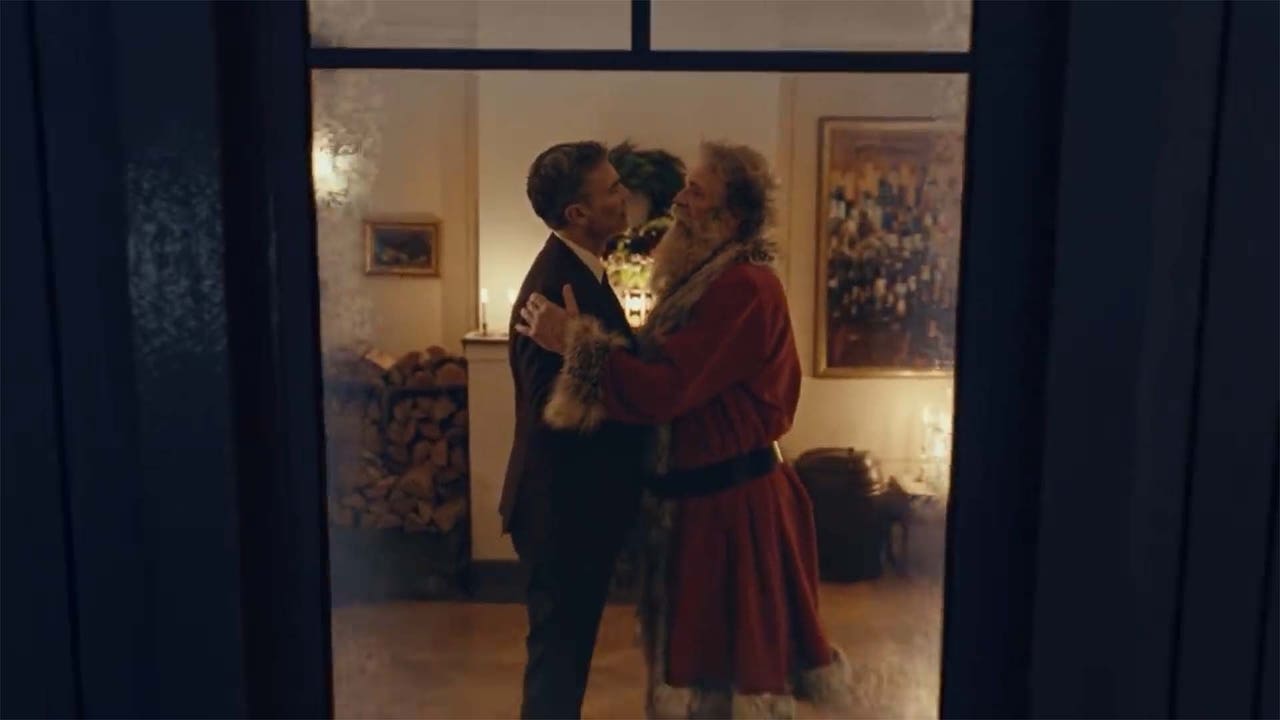 Santa gets a boyfriend in Norway postal service Christmas ad | FOX 35 ...