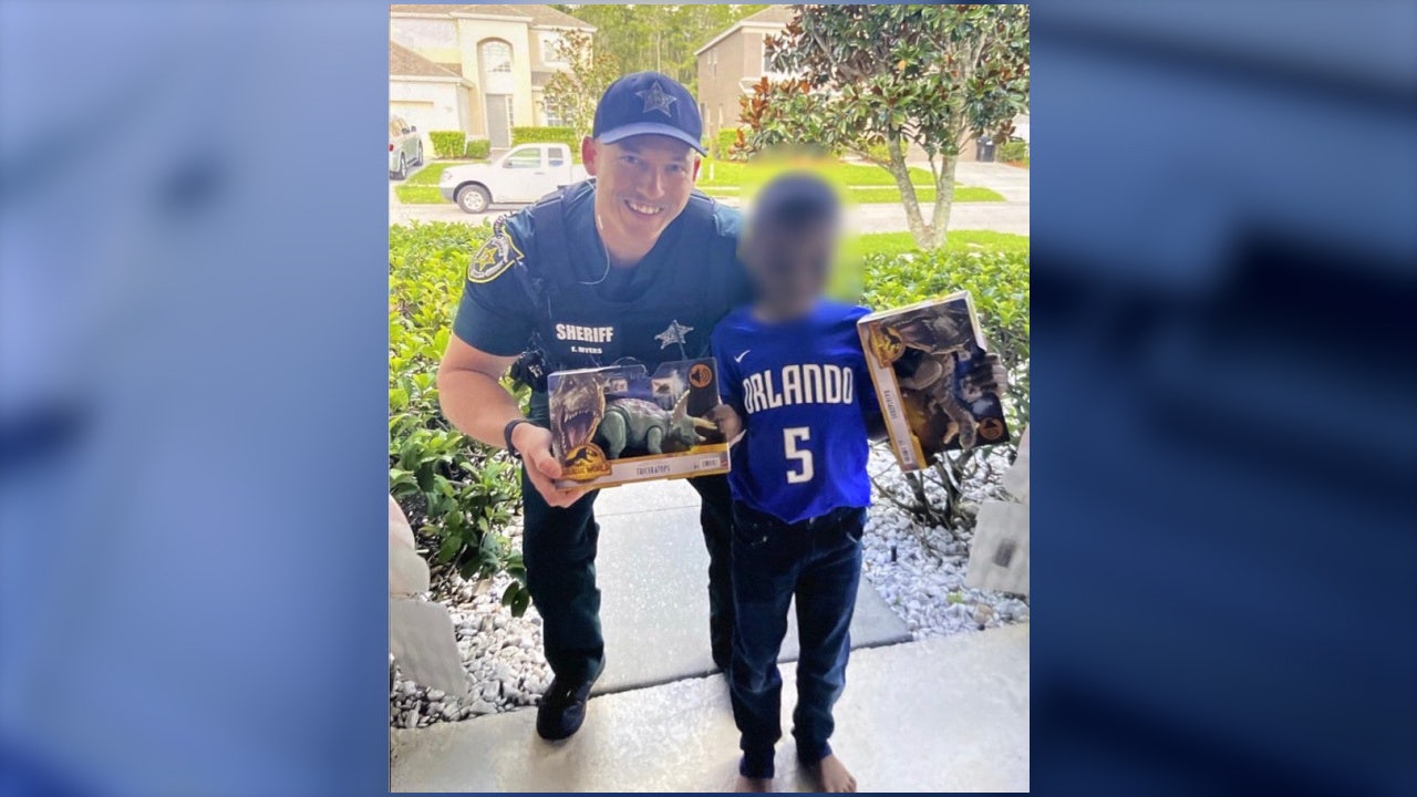 Kid in Florida called 911 because he needed a dinosaur to help chase ...