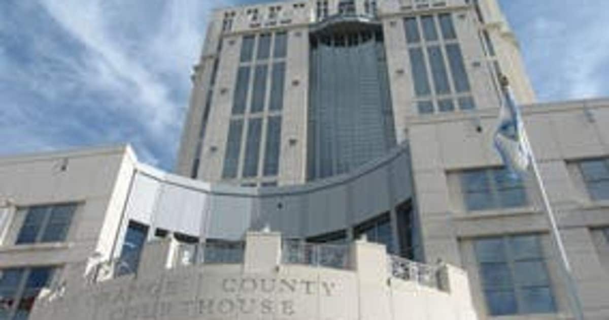 Janitor cleaning inmate holding cell gets stuck for 3 days in Florida ...