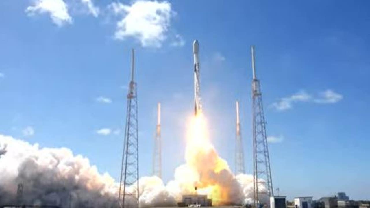 SpaceX successfully launches Starlink mission from Florida on Friday ...