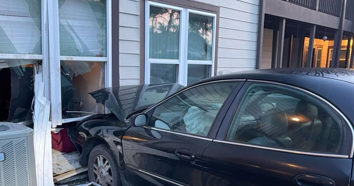 Florida man cuts off ankle monitor, dives out of apartment building ...