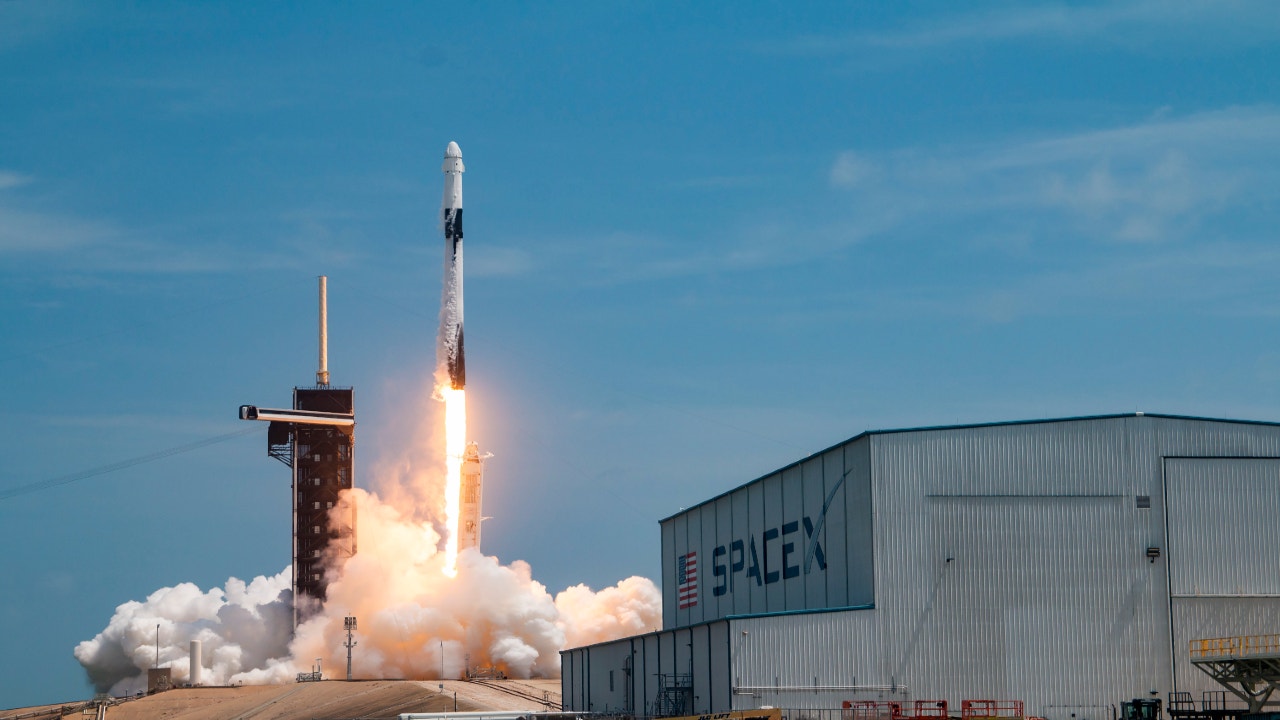 SpaceX launches another space station resupply mission from Kennedy ...