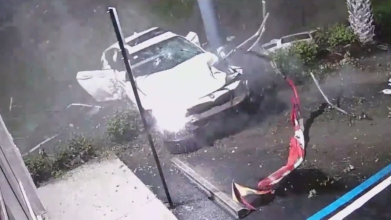 Speeding car crashes into Daytona Beach cannabis dispensary | FOX 35 ...