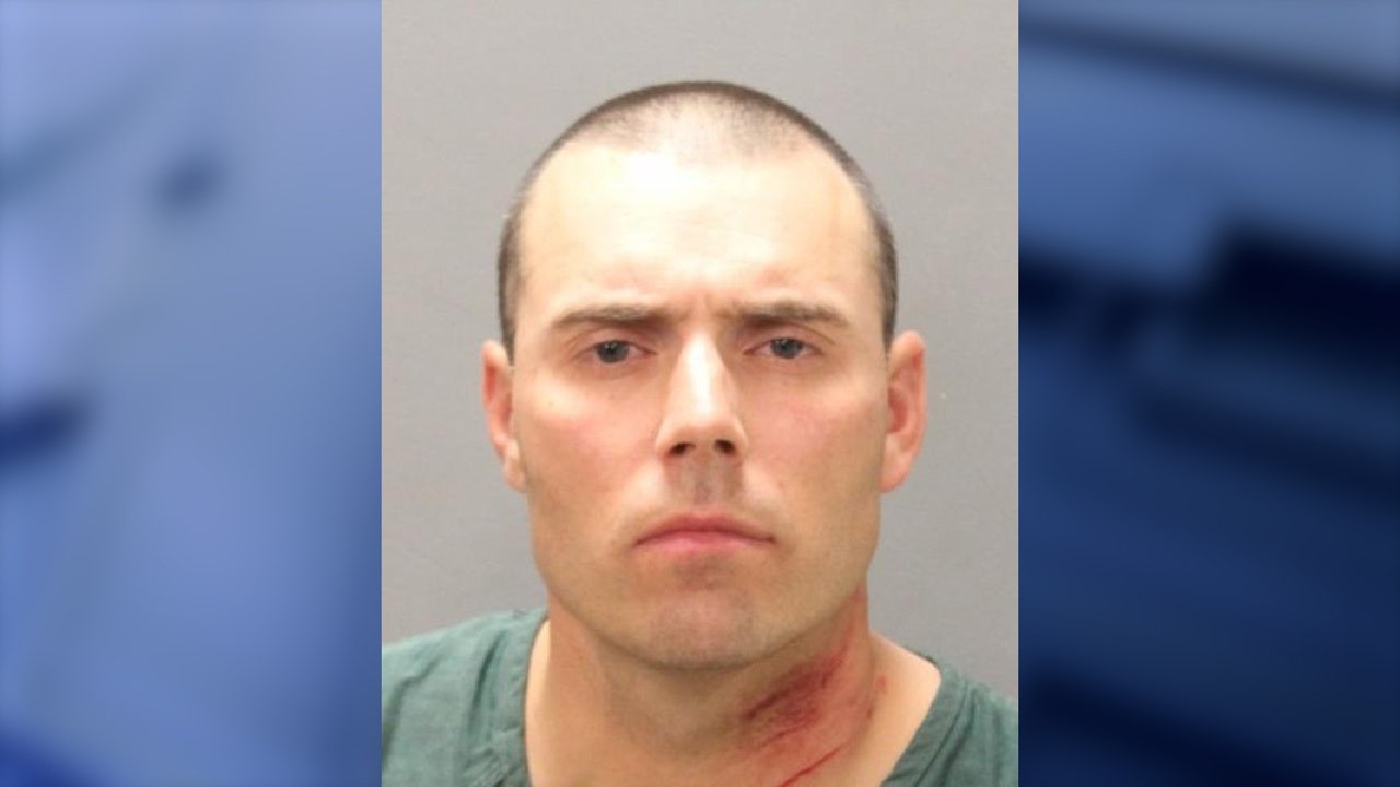 Florida Navy chief drunkenly punches girlfriend 3 times at his own ...