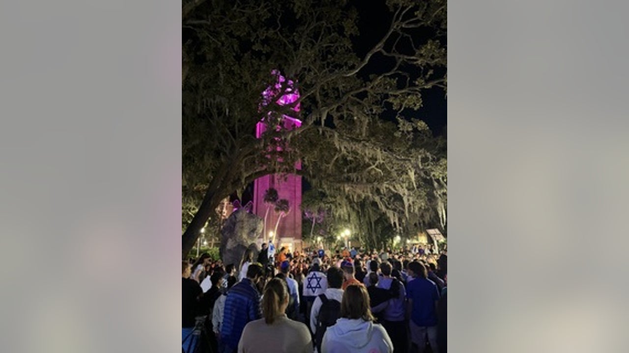 Body camera video shows officers dealing with unknown threats during UF ...