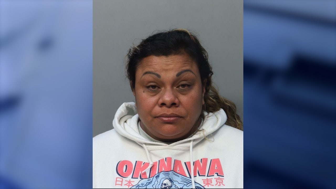 Florida woman stabs boyfriend’s eye with rabies needle because he was ...