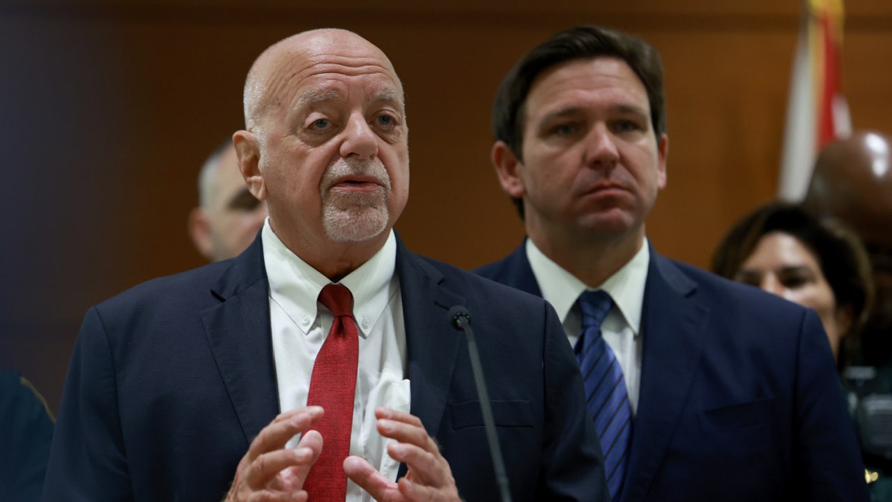 Florida official’s body went unnoticed for 24 minutes during meeting at ...