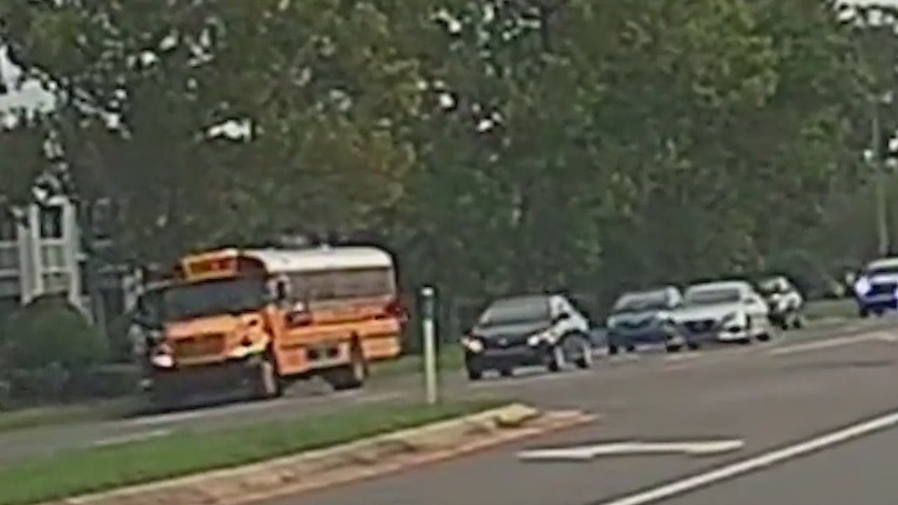 Video shows multiple drivers passing stopped school bus in Orange County | FOX 35 Orlando