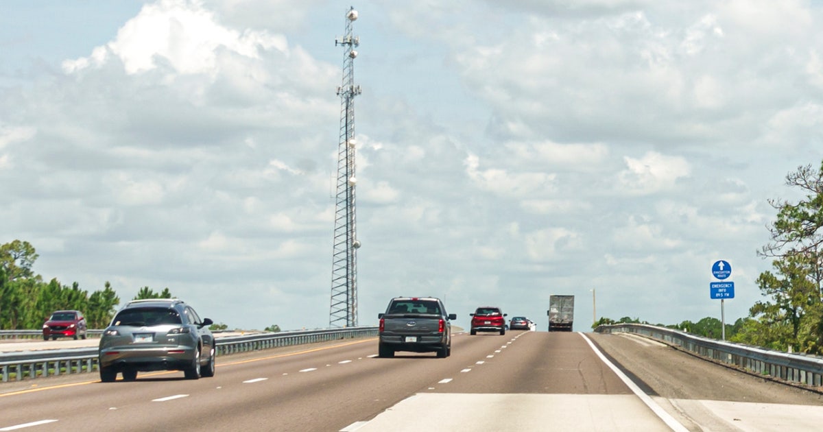 Naked man spotted running down Florida highway, deputies say | FOX 35 ...