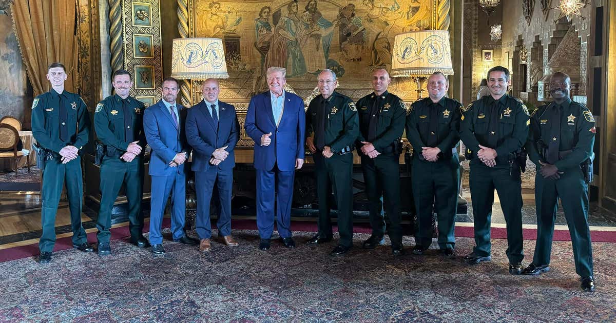 Donald Trump meets with Florida deputies who detained alleged ...