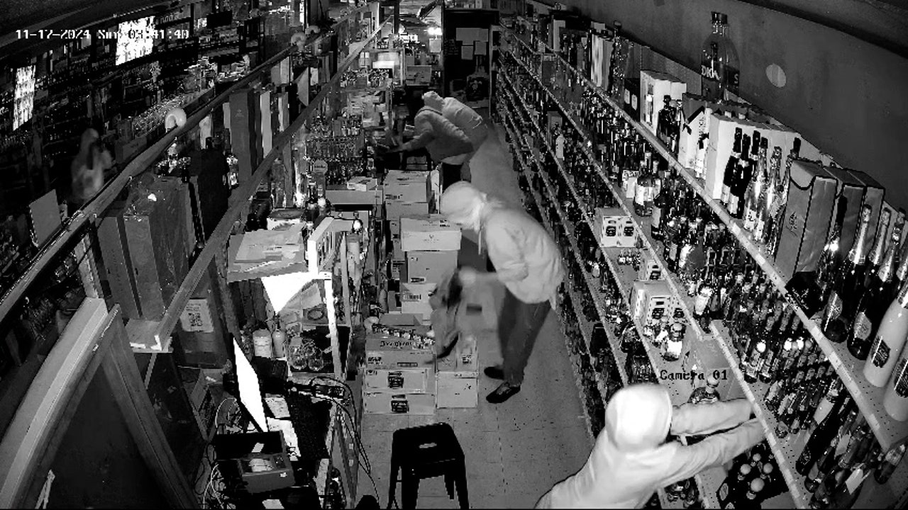 Thieves caught on camera stealing bottles of liquor, cash in estimated ...