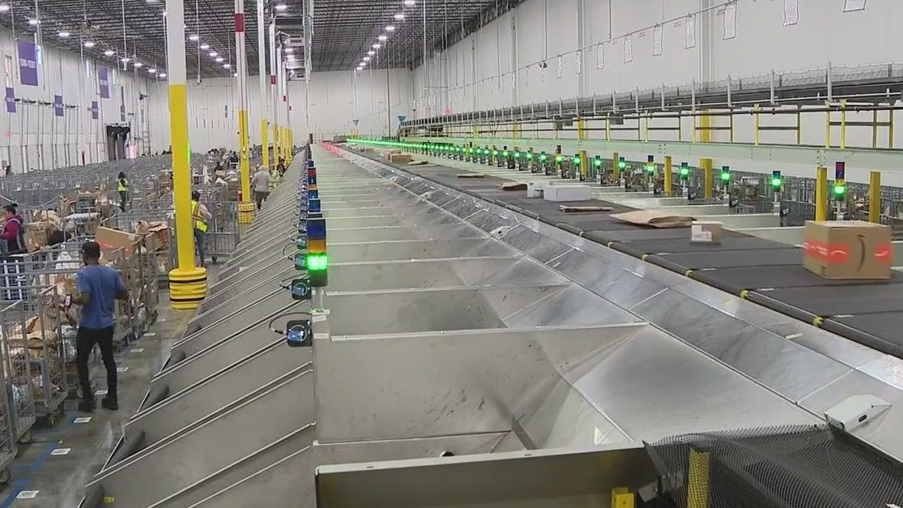 Behind the scenes: Amazon warehouse buzzing on Cyber Monday | FOX 35 ...
