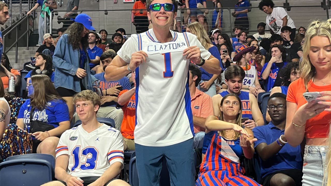 PHOTOS: Gators fans gather at O'Connell Center for men's NCAA ...
