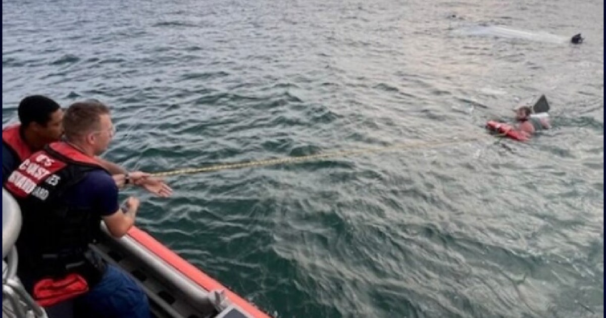 Coast Guard rescues Florida boater after capsizing near Sunshine Skyway ...