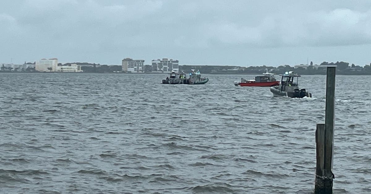 2 people, 1 dog survive small plane crash into Indian River in ...