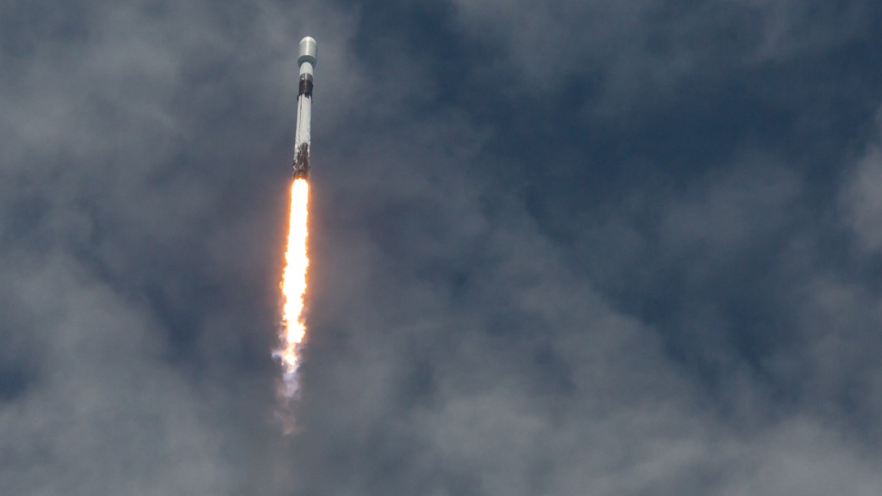 rocket launch today bbc