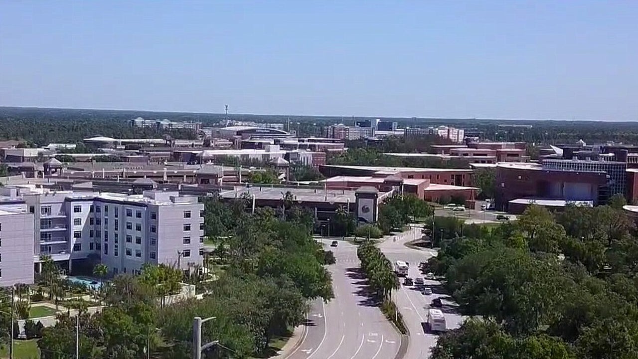 ucf campus size