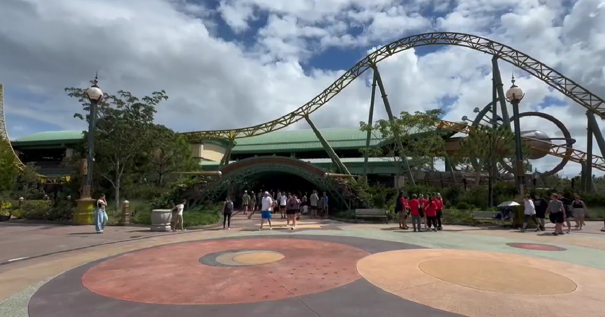 Stardust Racers roller coaster stalls at Epic Universe amid cold, windy ...