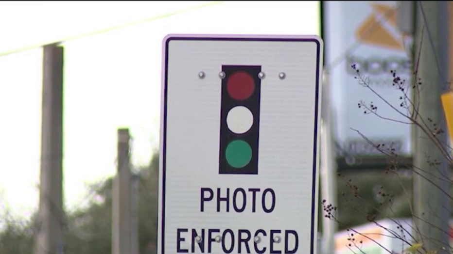 Orange County votes unanimously to keep red light cameras for 10 years ...