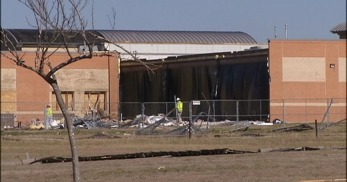 Expert says Red Oak school wall shouldn't have collapsed in tornado ...