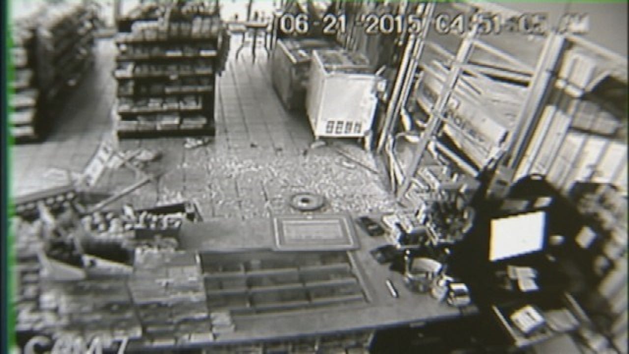 ATM smash and grab attempt caught on camera