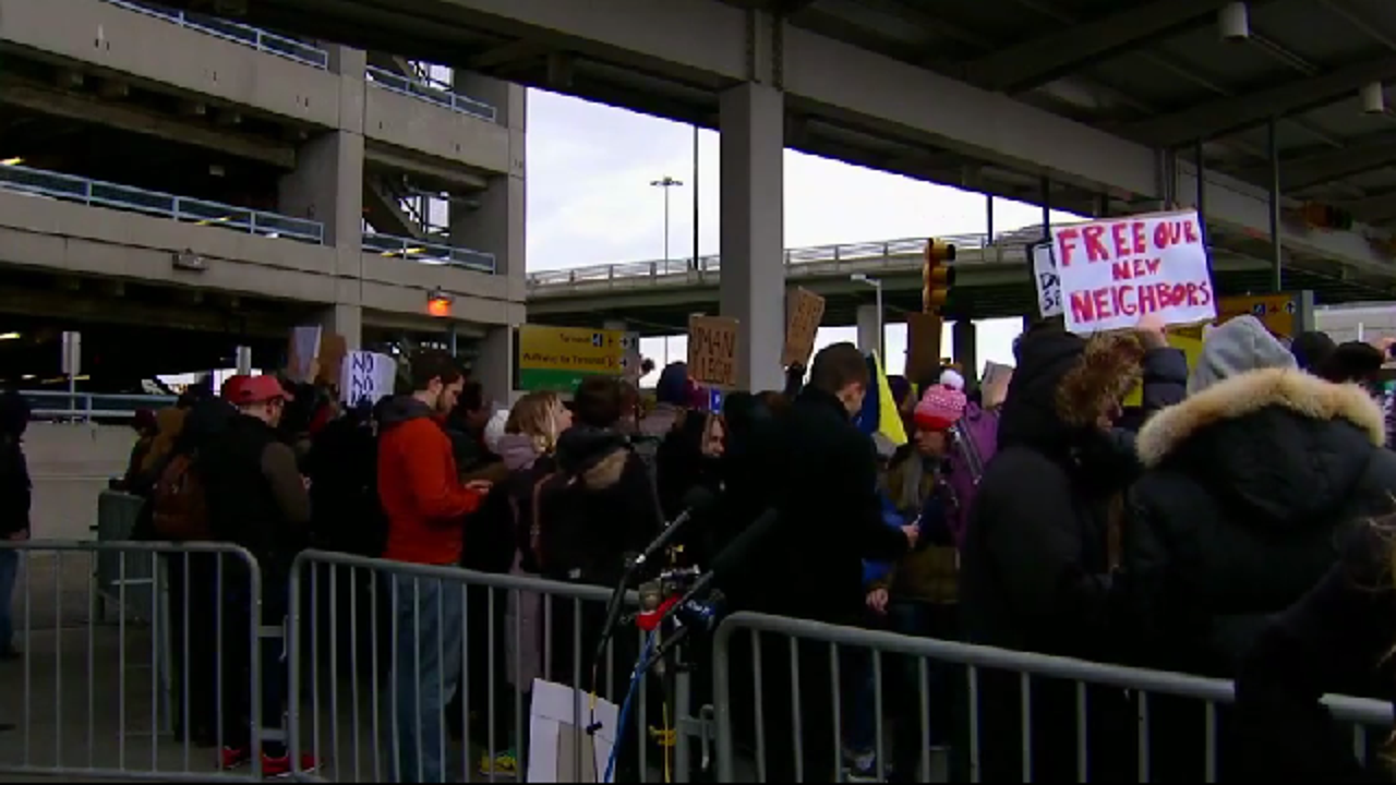 Protest at JFK Airport over immigration crackdown from Muslim countries ...