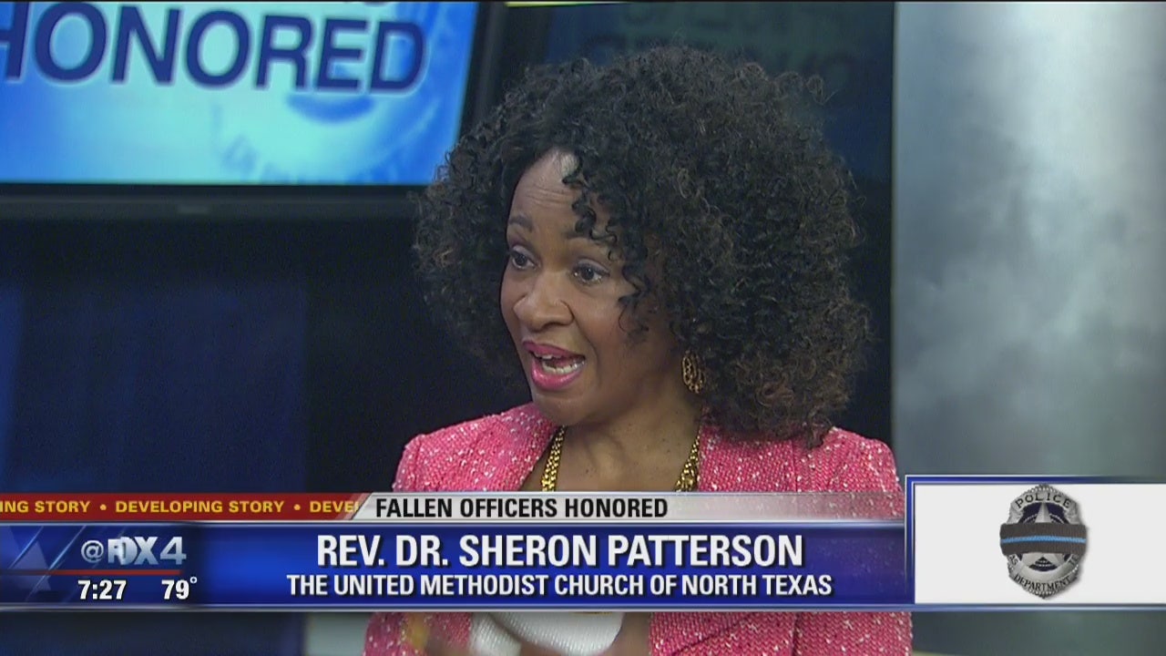 Rev. Patterson leads prayer for memorial service