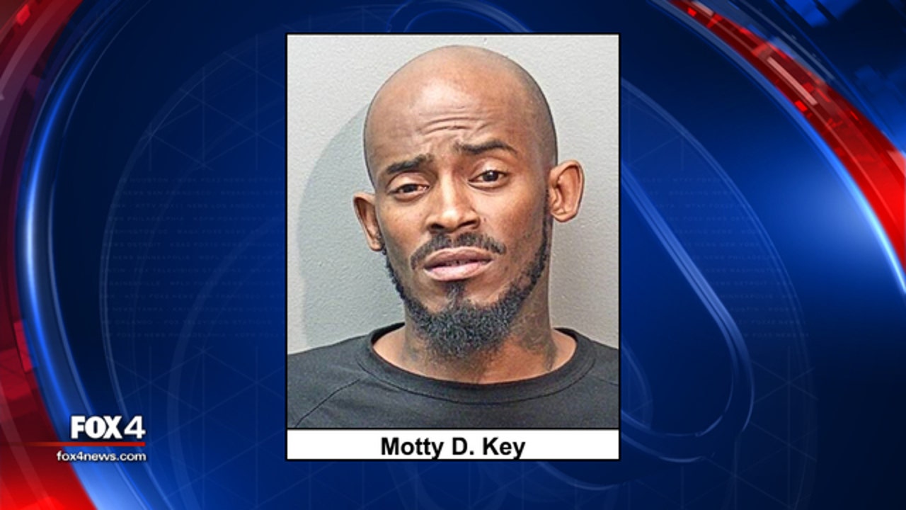 Man charged with DWI after crashing into Fort Worth PD vehicle on I-30 ...