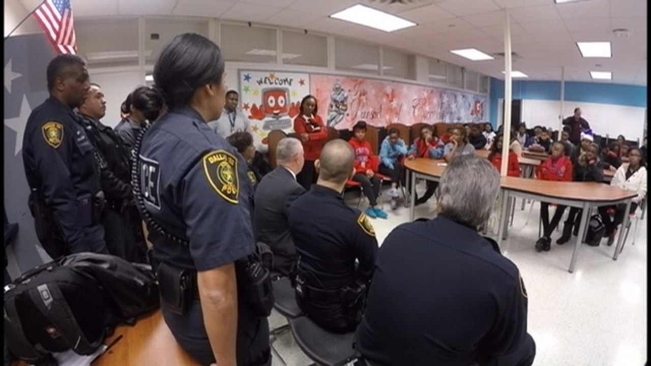 DISD police officers discuss policing with students | FOX 4 Dallas-Fort ...